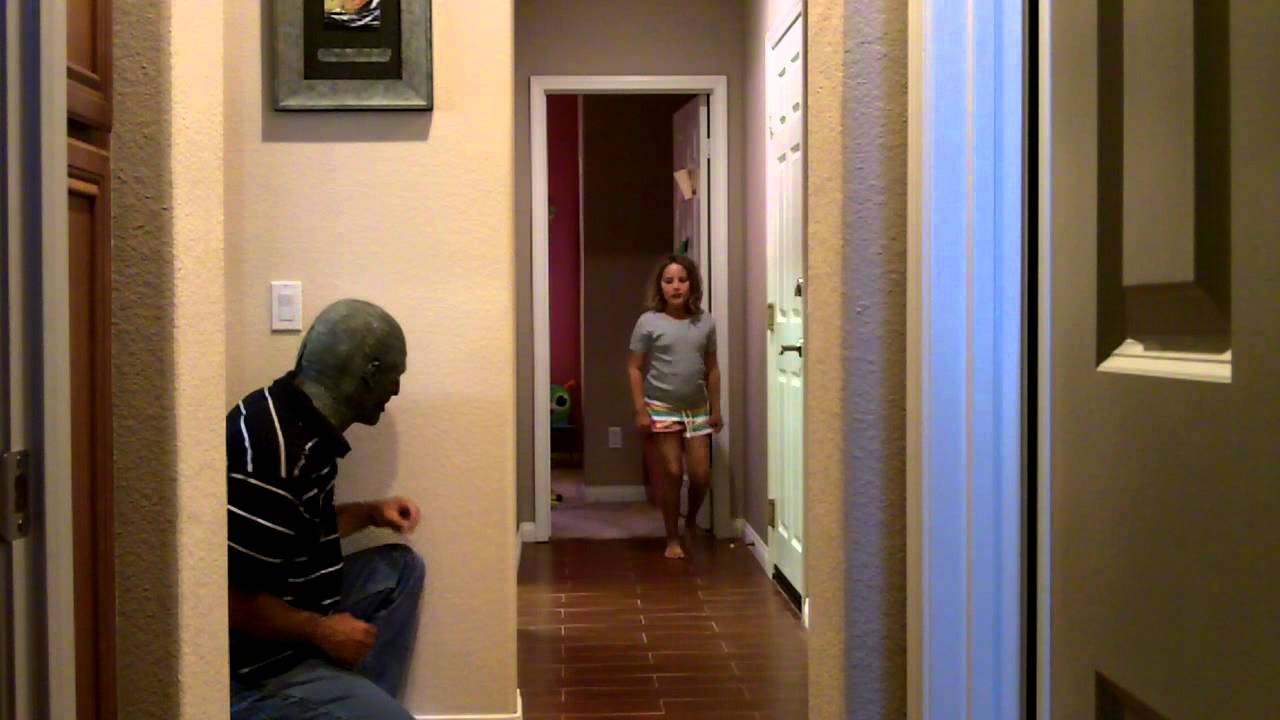 Prank scarry mask surprise scream punked - YouTube