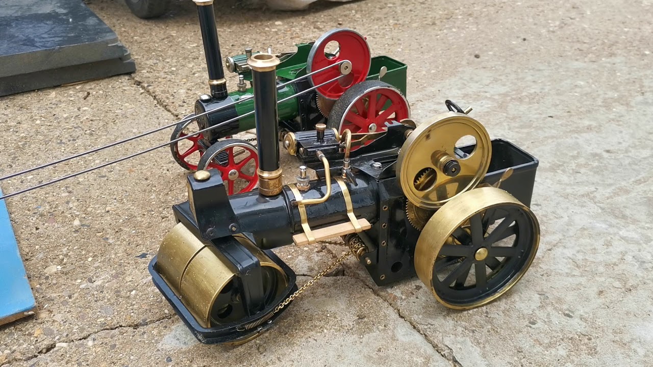 Live steam Wilesco steam roller - YouTube