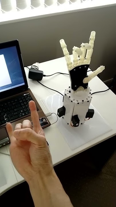 Robotic hand controlled by hand gestures via Leap Motion - YouTube
