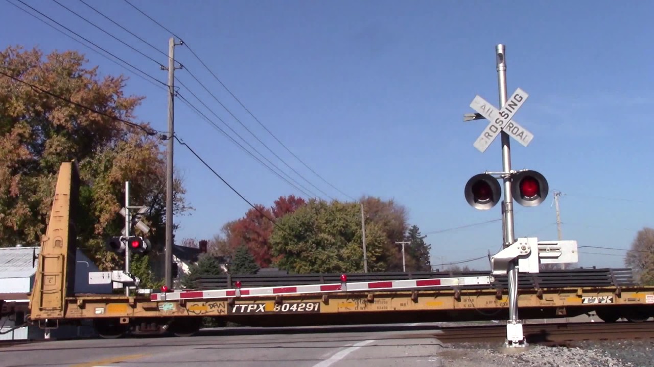 Ceylon Rd. Grade Crossing (Huron, OH) 11/6/16 - YouTube
