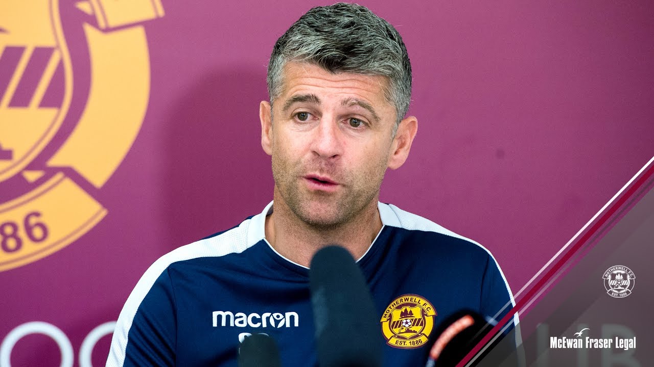 Stephen Robinson speaks to the press - YouTube