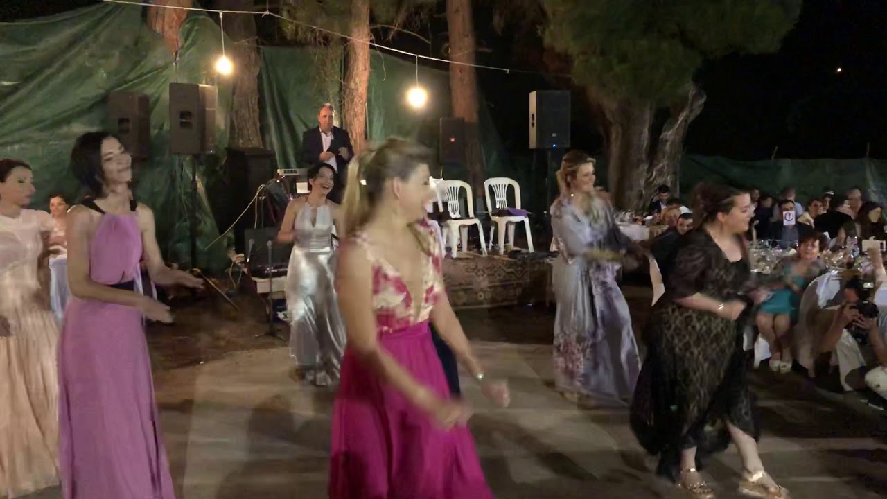 Το χορευτικό της δεκαετίας στον γάμο της Γωγώς Σταθούλη & Πέτρου Ίσαρη ...