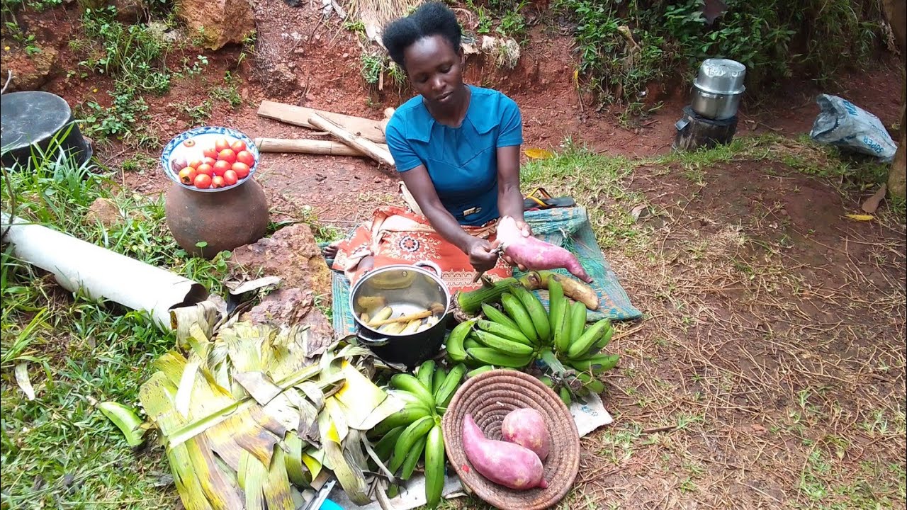African Village Life//Cooking the most Appetizing village mulokoni ...