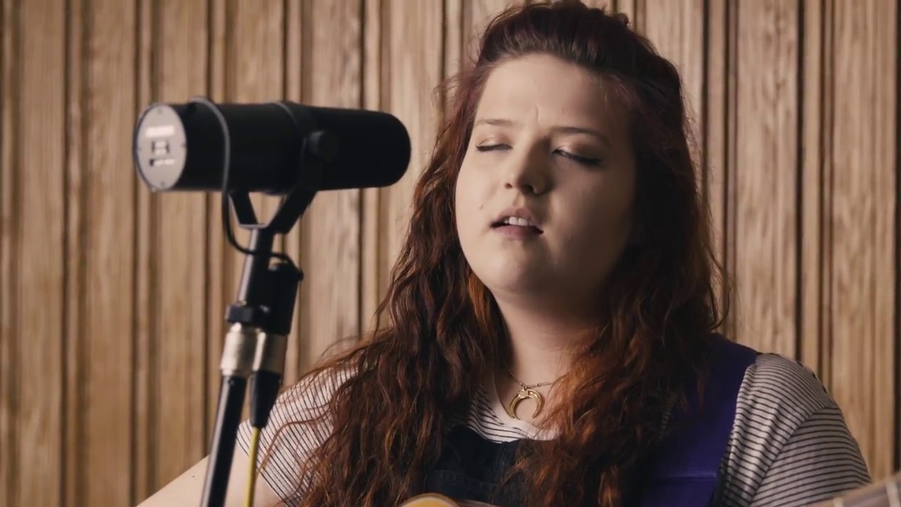 Song Circles: Live Lounge - Emily Rose performing 'Clockwork' - YouTube