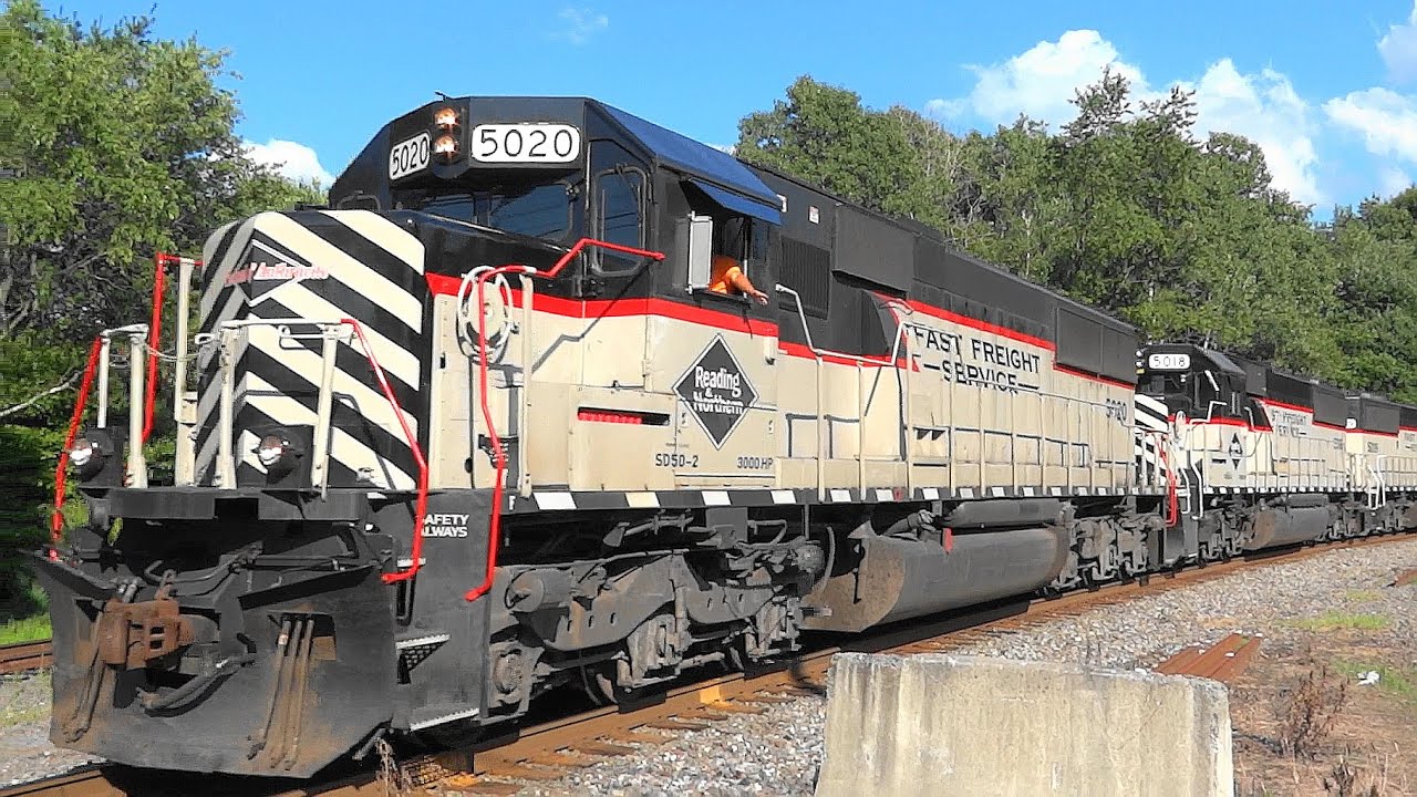 Reading Blue Mountain & Northern NRFF Fast Freight Train - YouTube