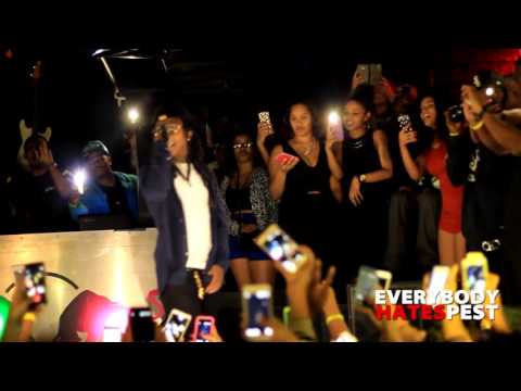 Jacquees performs Persian Rugs at School of Rock