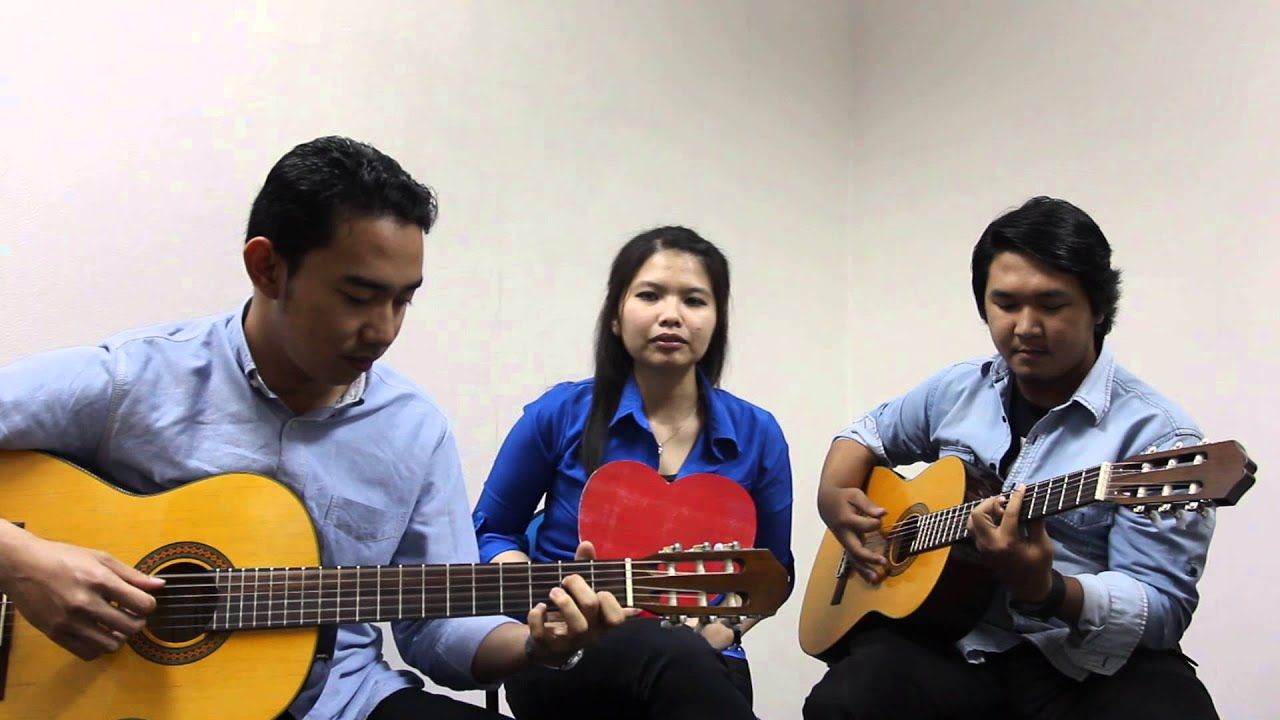 Contoh Carrefour Video Singing Competition 2014 - YouTube