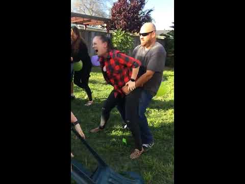 Balloon Hump Game - YouTube