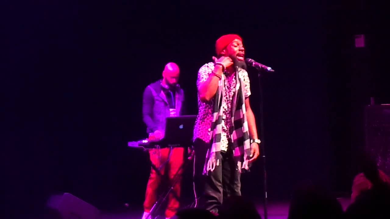 Mali Music Sings Heavy Love and Beautiful Live - YouTube