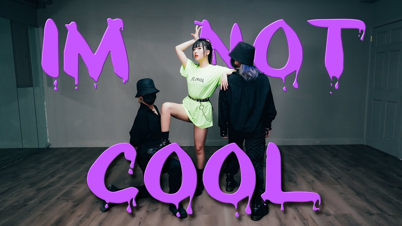 현아 (HyunA) - 'I'm Not Cool' Dance Cover | AKF Dance Studio - YouTube