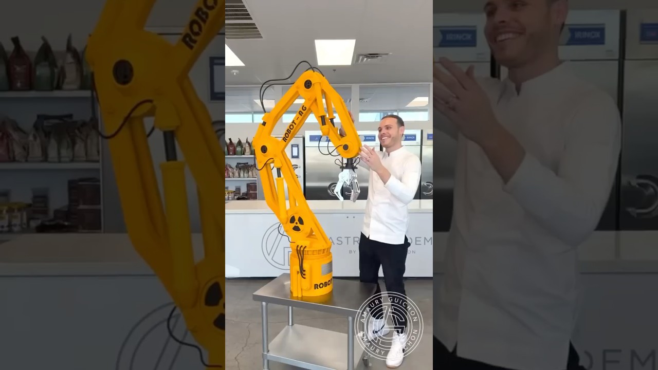 Chocolate Robot Arm 🦾!! My new kitchen helper and its fully interactive ...