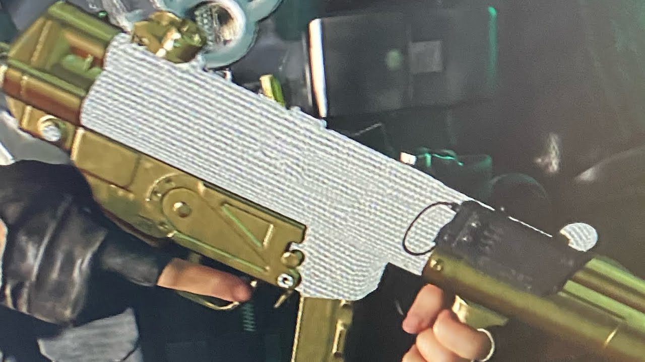 DIAMOND SMG's IN Call of Duty Cold War - YouTube