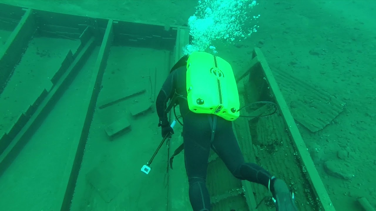 Surflung finds missing temp gauge. US Divers UDS-1 triple tanks scuba ...
