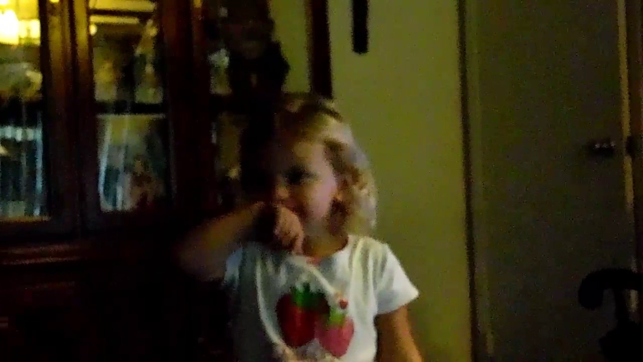 Making farting sounds with hands - YouTube