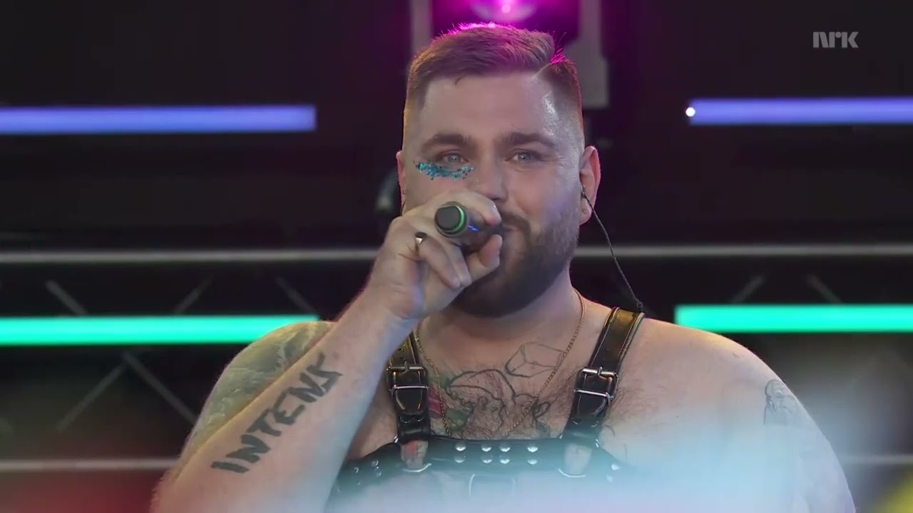 Big Daddy Karsten - Smile (Live @ NRK "Pridefest") - YouTube