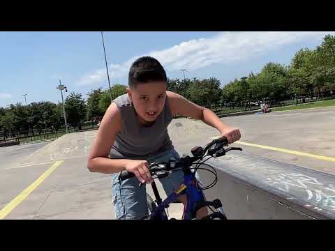 BIKING VLOG ON THE BEACH WITH ALI URAS AND OMER KAYRA!! WHERE IS OMER KAYRA??