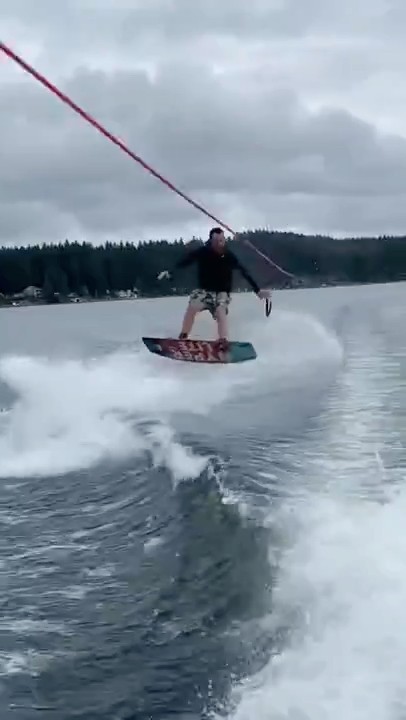 Wakeboard crashes suck, but they can be pretty funny too #wakeboarding ...