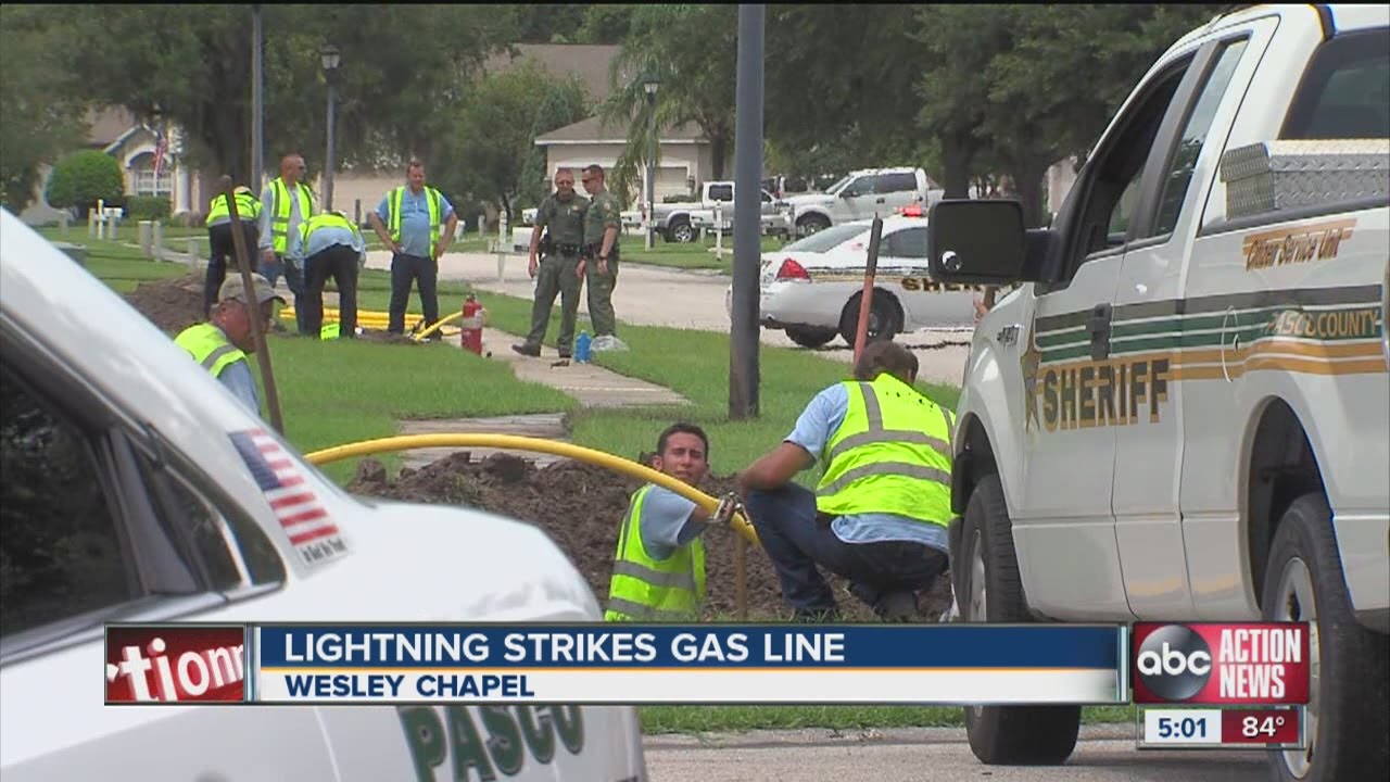 lightning strikes gas line - YouTube
