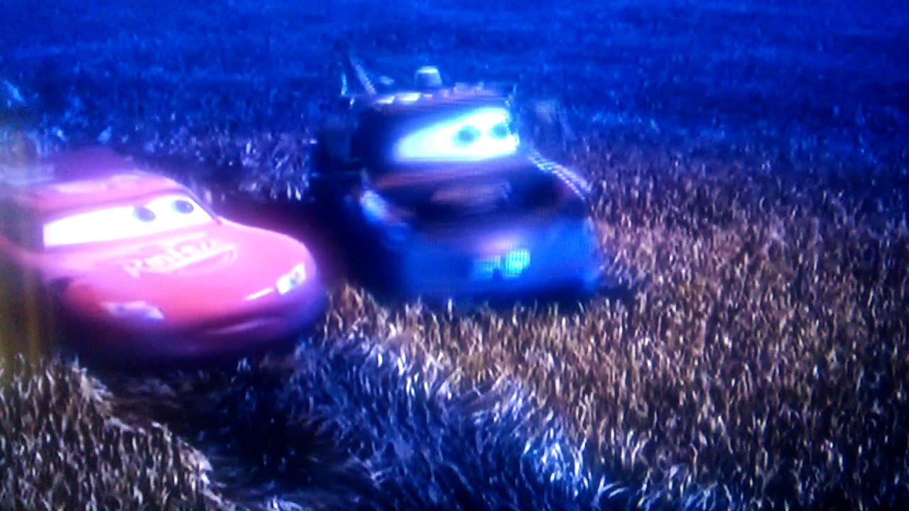 Cars - Tractor Tipping (Spanish) - YouTube