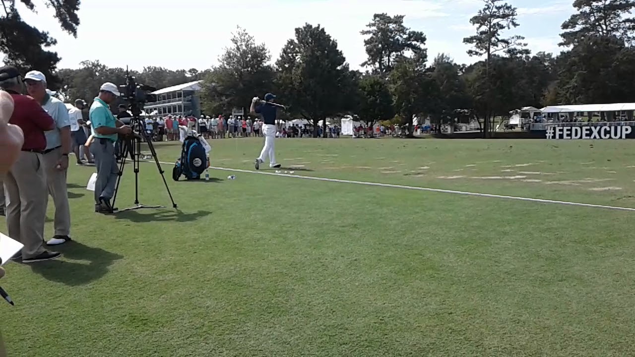 Jordan Spieth on driving range at Tour Championship - YouTube