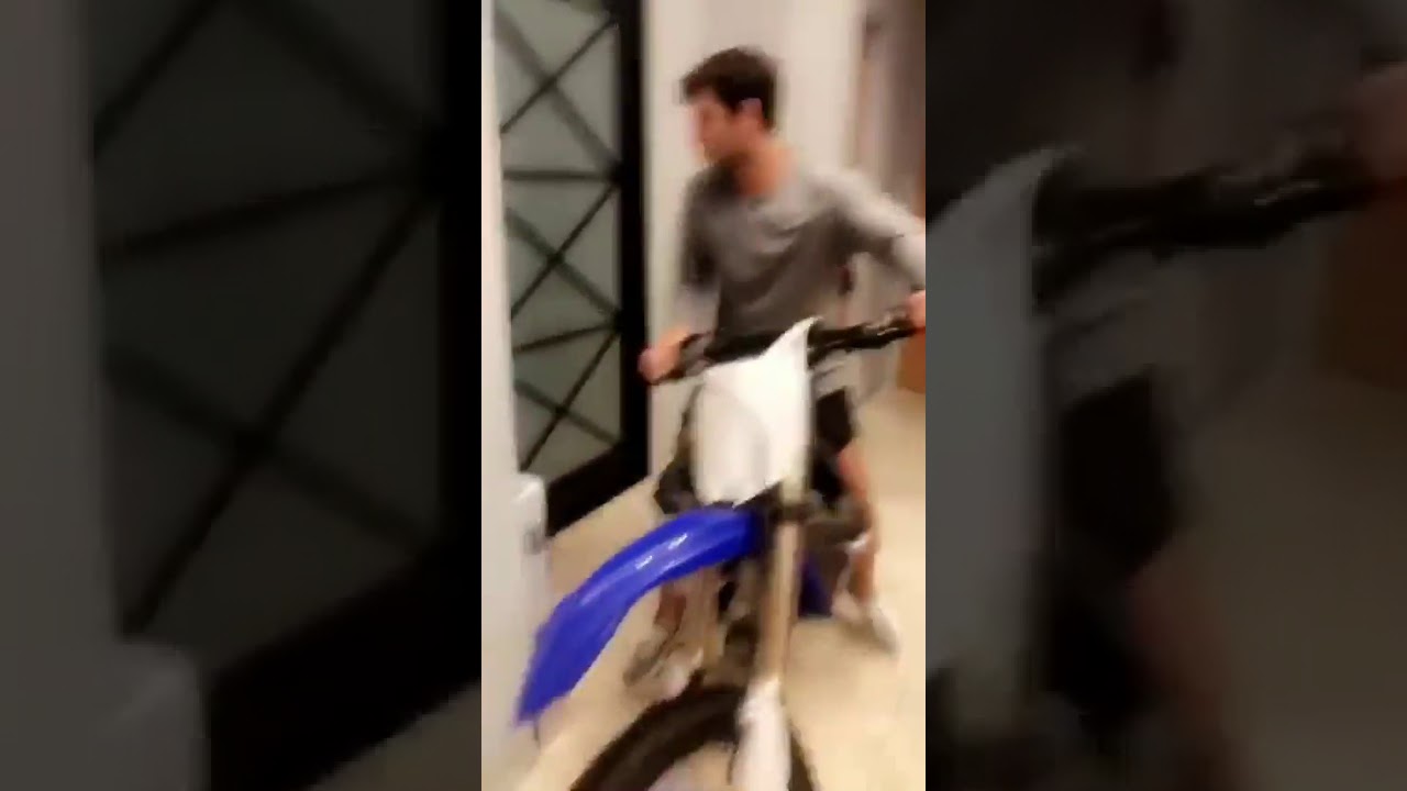 Instagram stories Bear Degidio 25/09/17 - YouTube