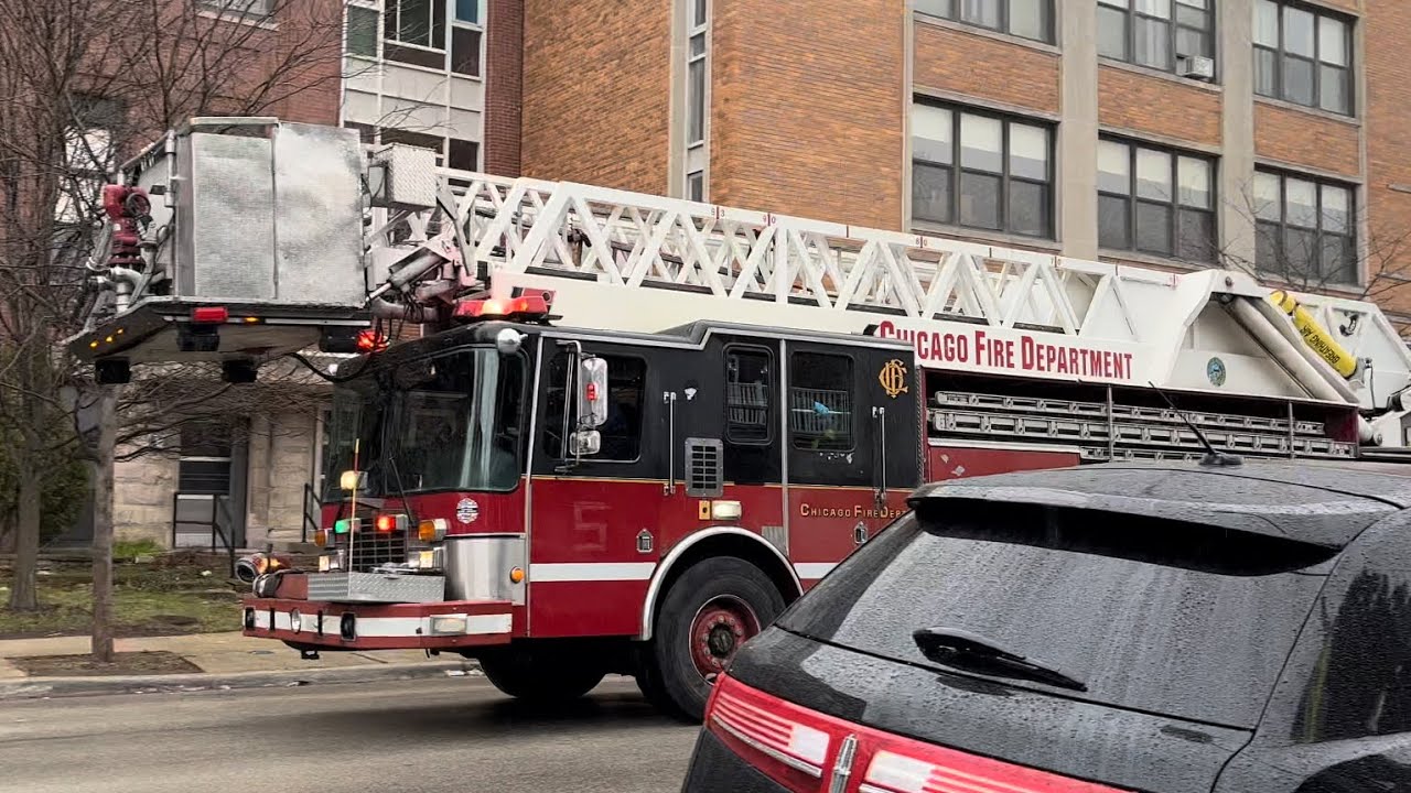 Chicago fire department tower ladder 23 spare responding - YouTube
