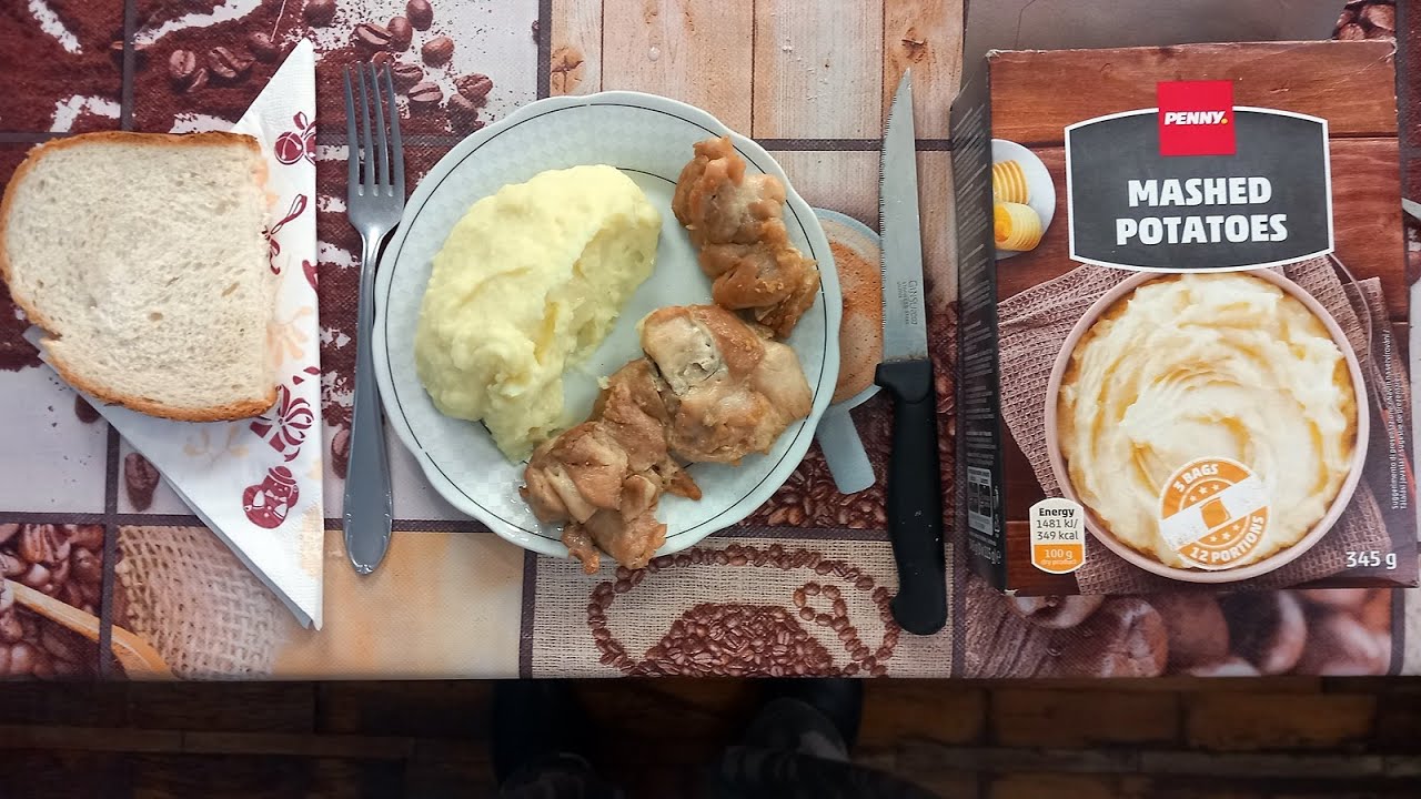 Penny krumpli püré, csirke comb és másnap mikróban megmelegítve ...