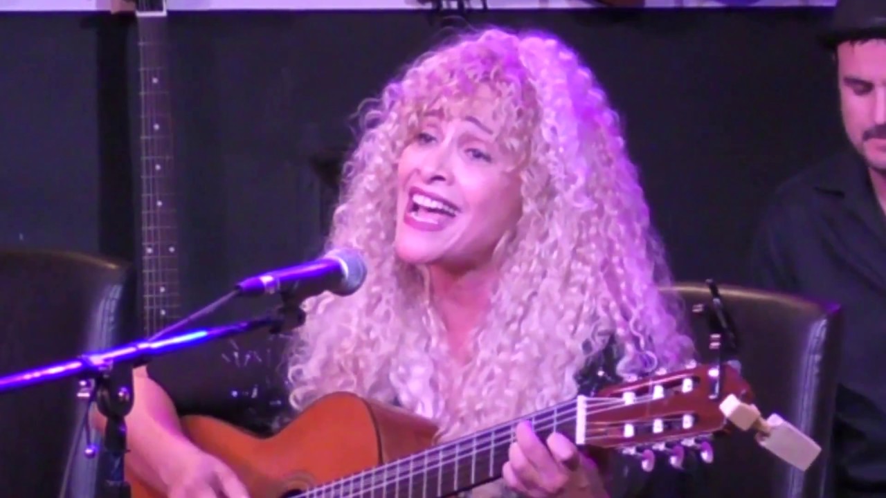 Un dia más Barbara Milian - YouTube