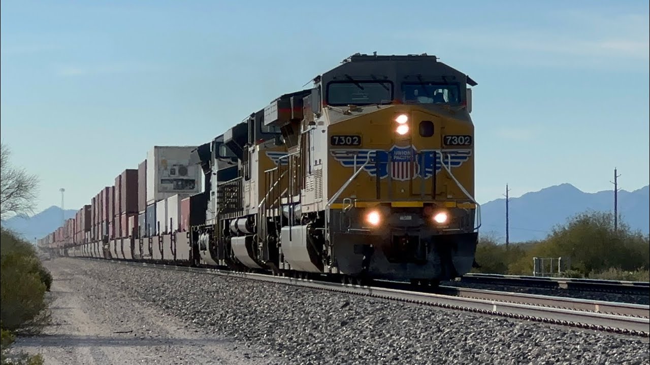 High Speed Union Pacific Container Train passing near Maricopa, Arizona ...