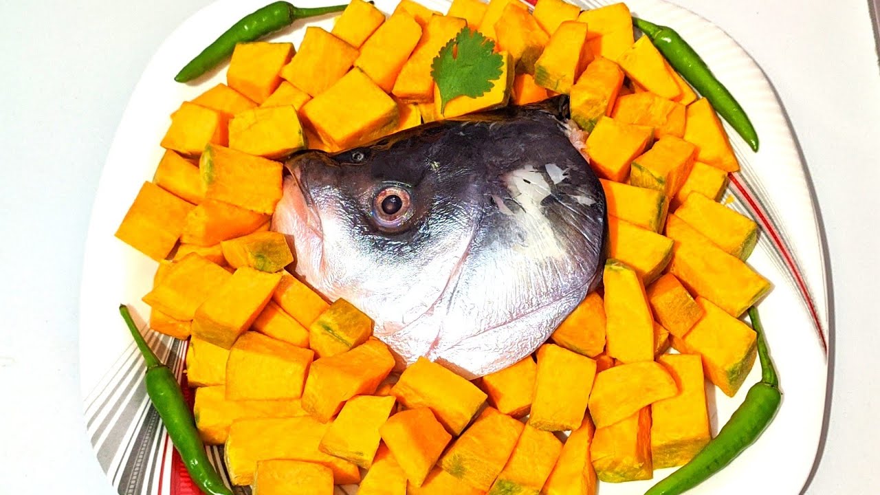 कुम्हड़े की सब्जि मछली के साथ (Pumpkin Fish-Head Fry) - YouTube