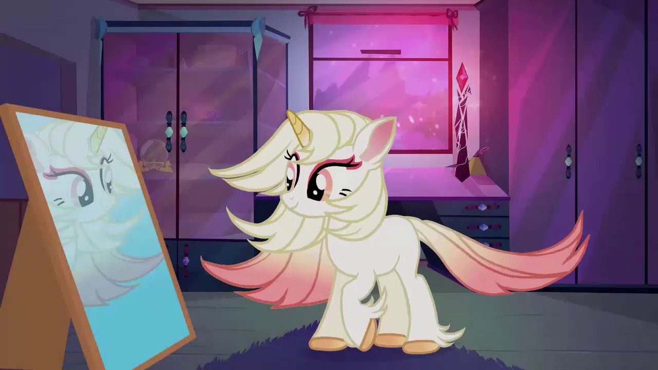 Animation "Mirrow hates mirrors" - YouTube