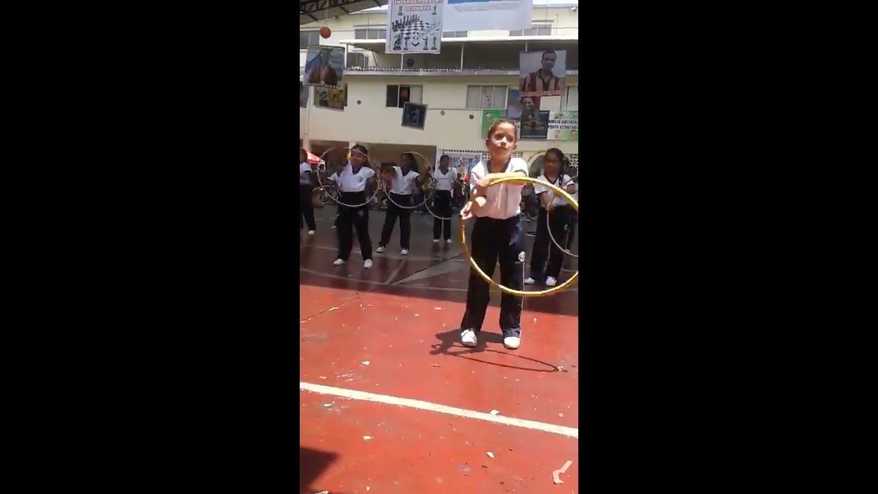 Coreografia con ula ula - YouTube