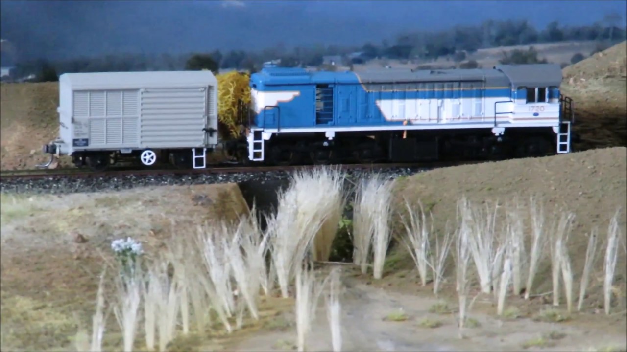 Warrill View, My HOn3.5 model Train mini layout - YouTube