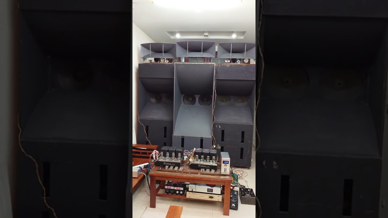 Altec Lansing A2 & A4 - YouTube