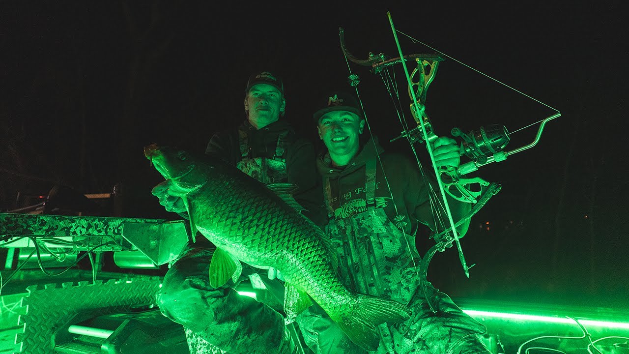 Minnesota Pre-Spawn Bowfishing | 100+ Fish Night of Large Common Carp ...
