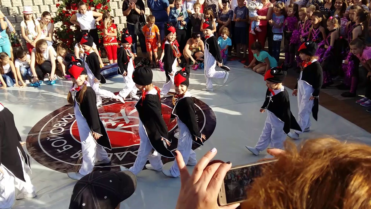 Bim Bom dance - YouTube