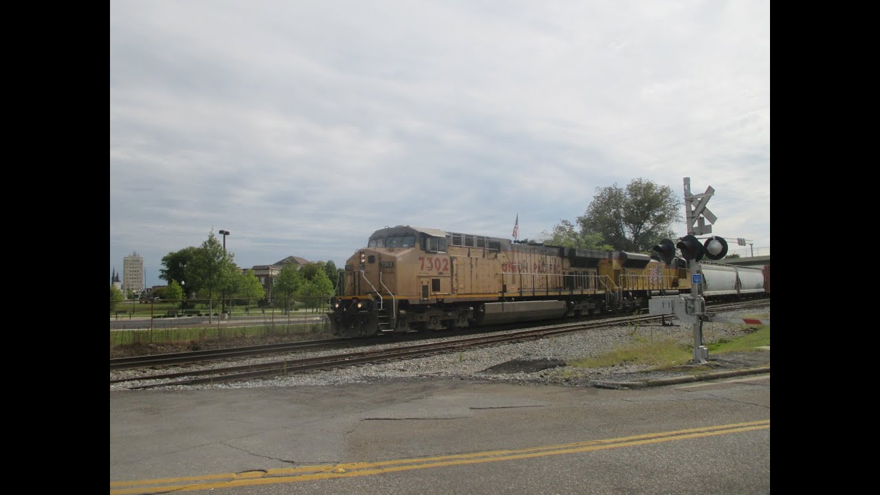 UP 7302 and UP 8937 pull an NS Mixed Freight through Huntsville, AL ...