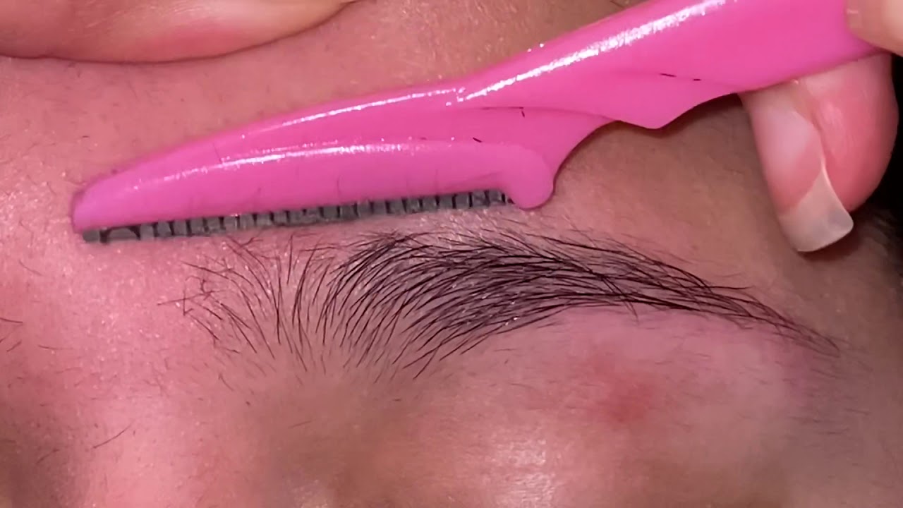 Eyebrow Plucking *SATISFYING* - YouTube