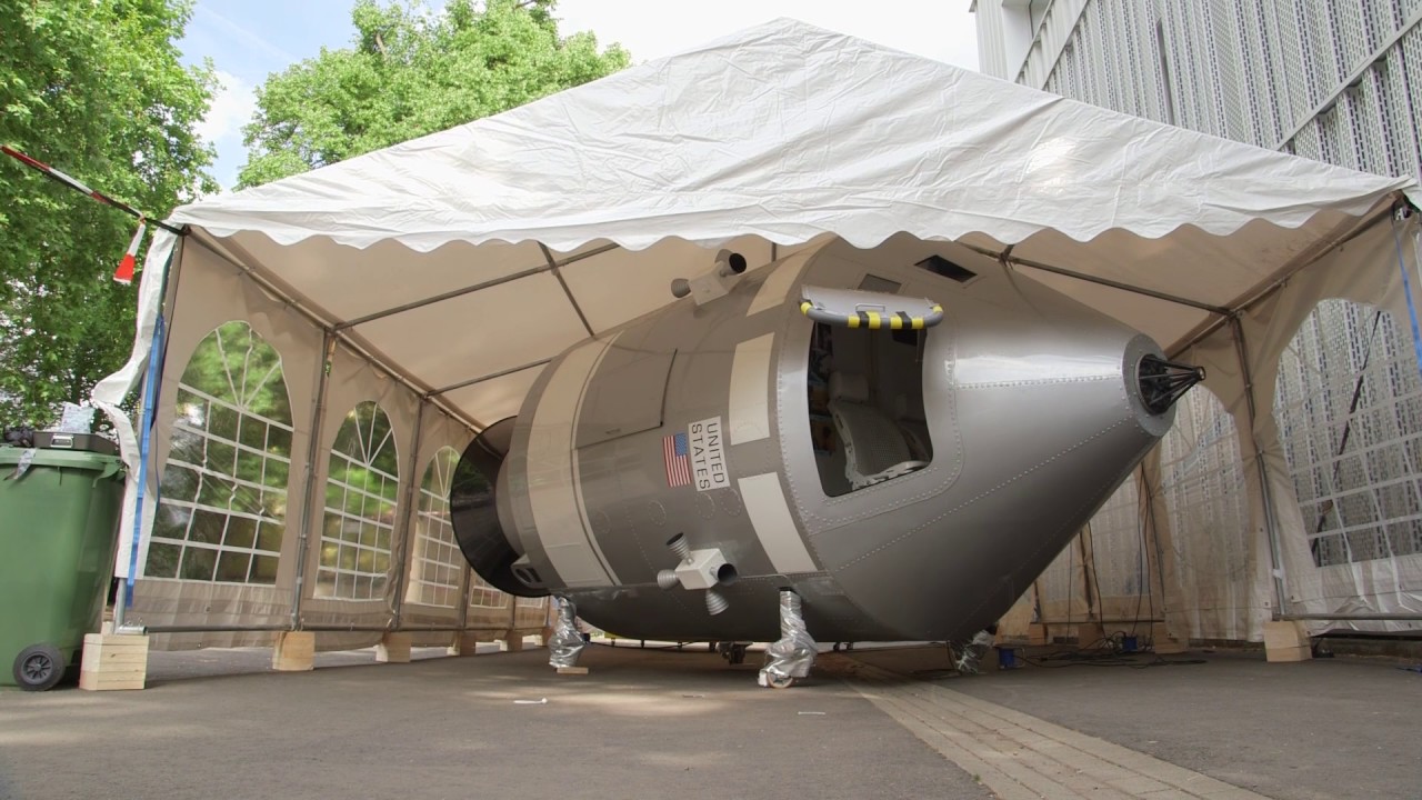 Apollo-13-Kapsel in Kassel: Schlafen in der Raumkapsel - YouTube