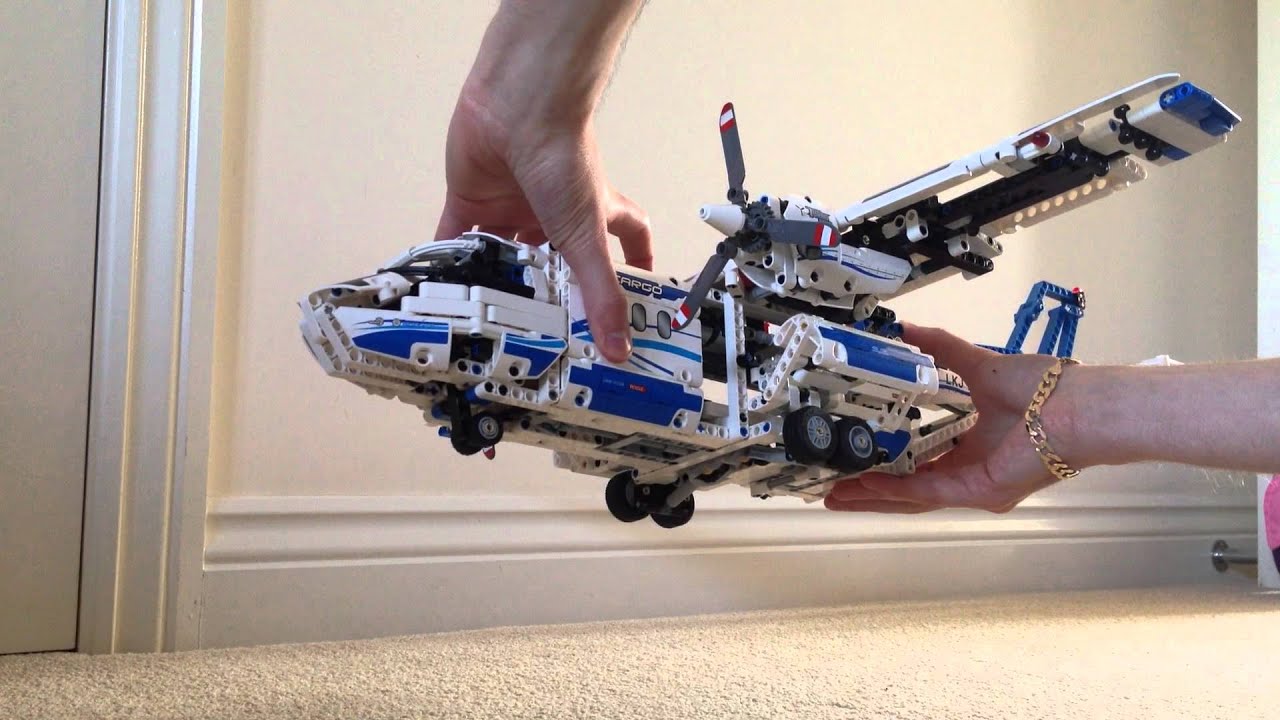 Lego Technic 42025 - YouTube