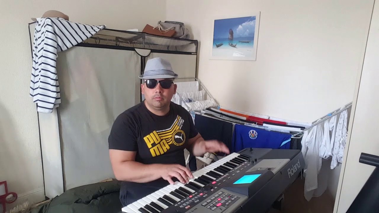 Michael Jackson (Remember the time) improvisation,on the Keyboard ...