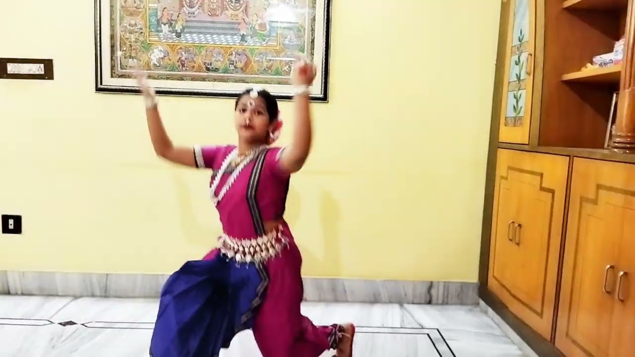 Durga Puja Dance by Baibhabi - YouTube
