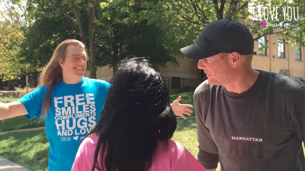 Hugging the homeless (FREE HUGS) Sharing more than just stuff - YouTube