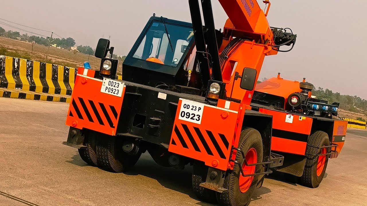 🌡️engineer checking gadi temperature 🌡️🌡️ Hindustan crane service ...