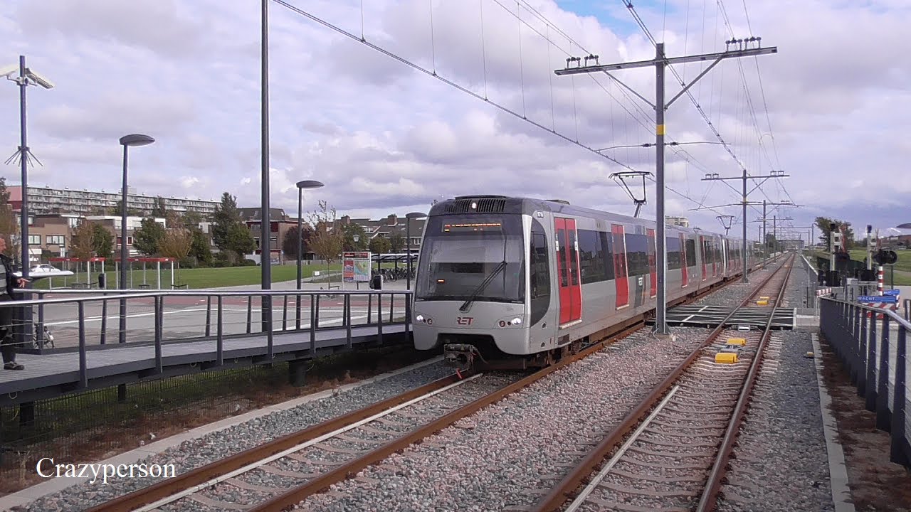 Nieuwe Hoekse Lijn RET metro spoorwegovergang Maassluis West, Eerste ...