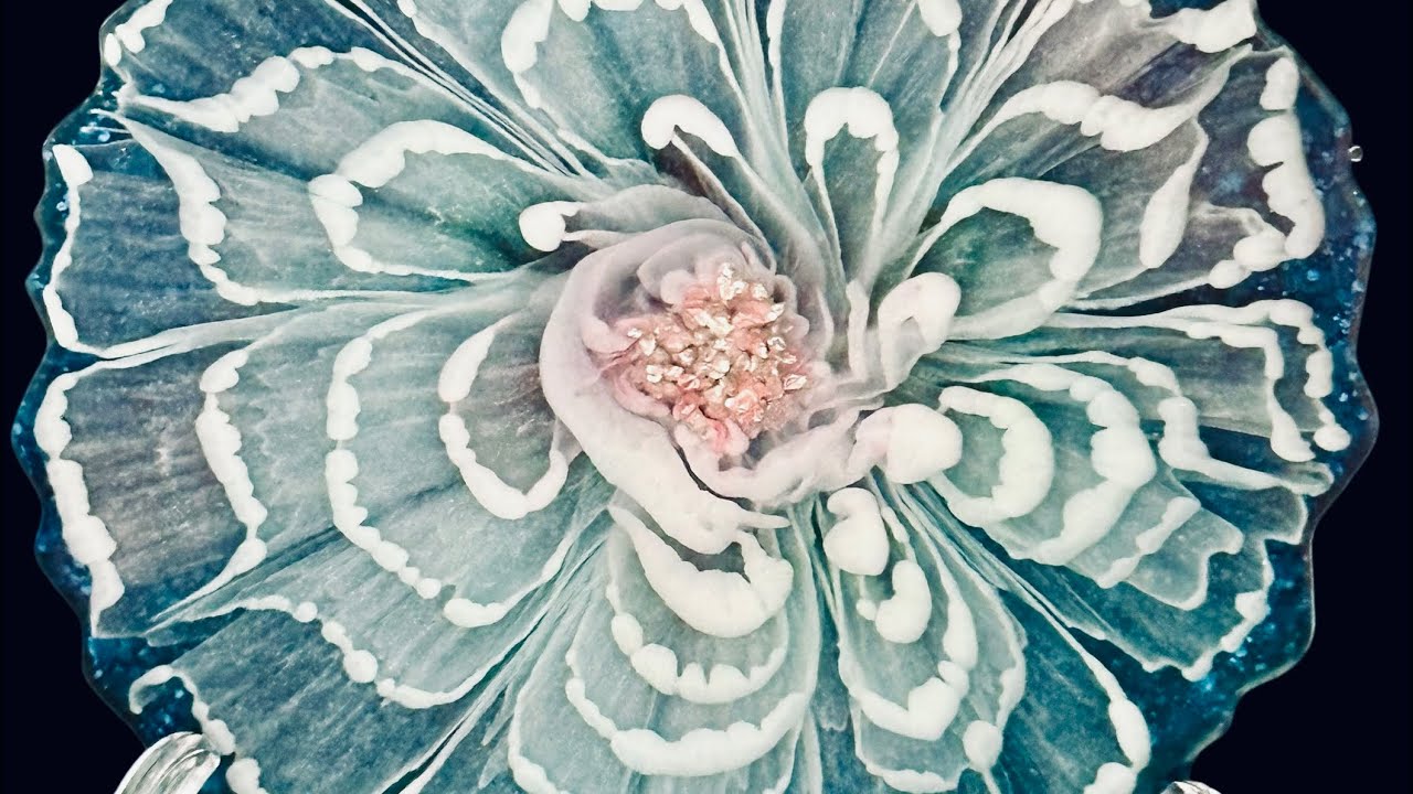 Basic Resin Bloom - Two Whites - YouTube
