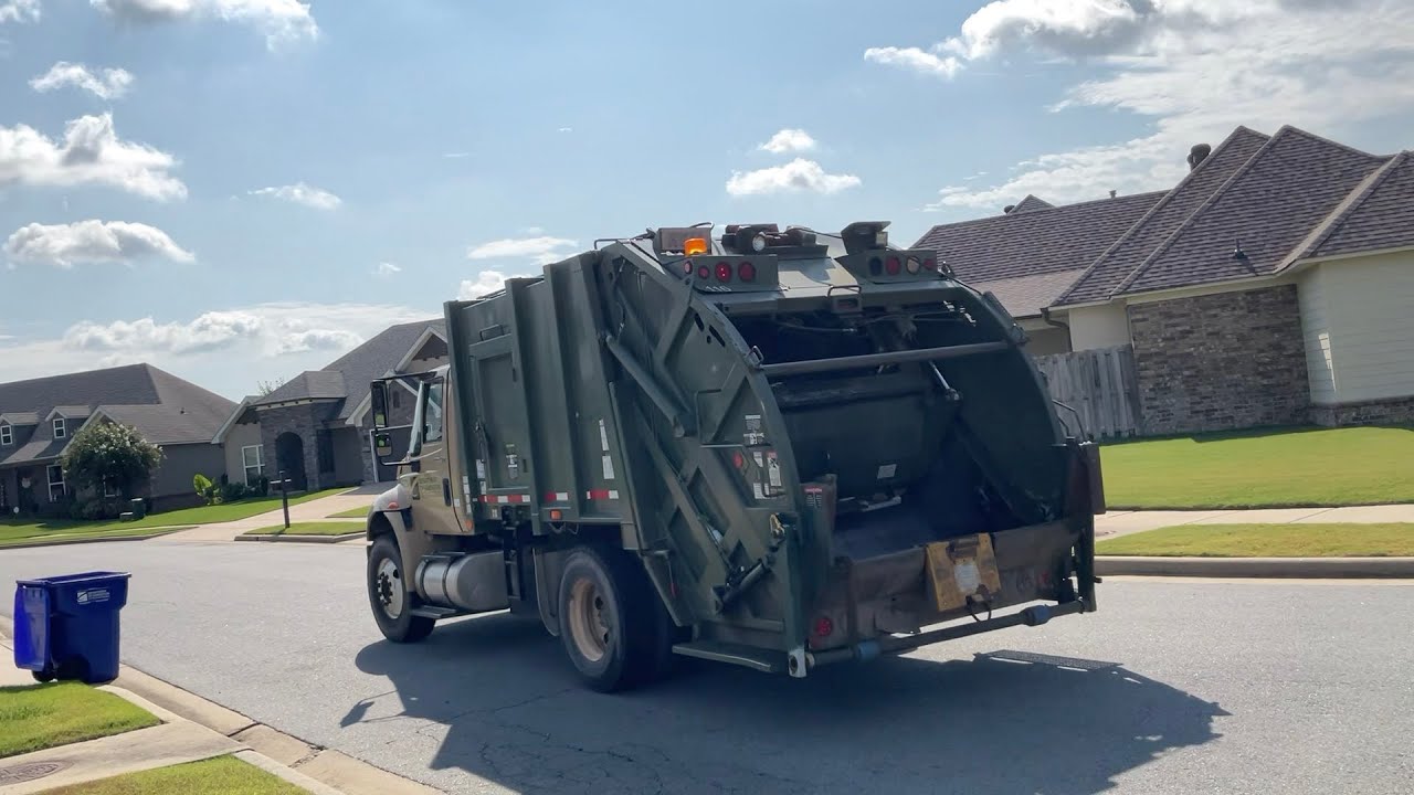 Conway’s International 4300/ Heil Formula 4000 Rear Loader Packing ...