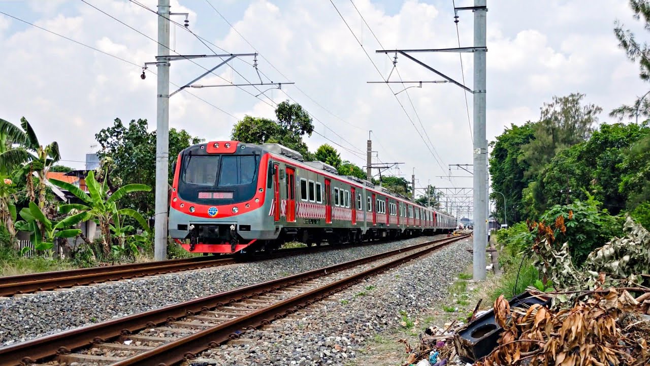 KRL KFW i9000 | Yogyakarta - Solo Berangkat Stasiun Solo Balapan - YouTube