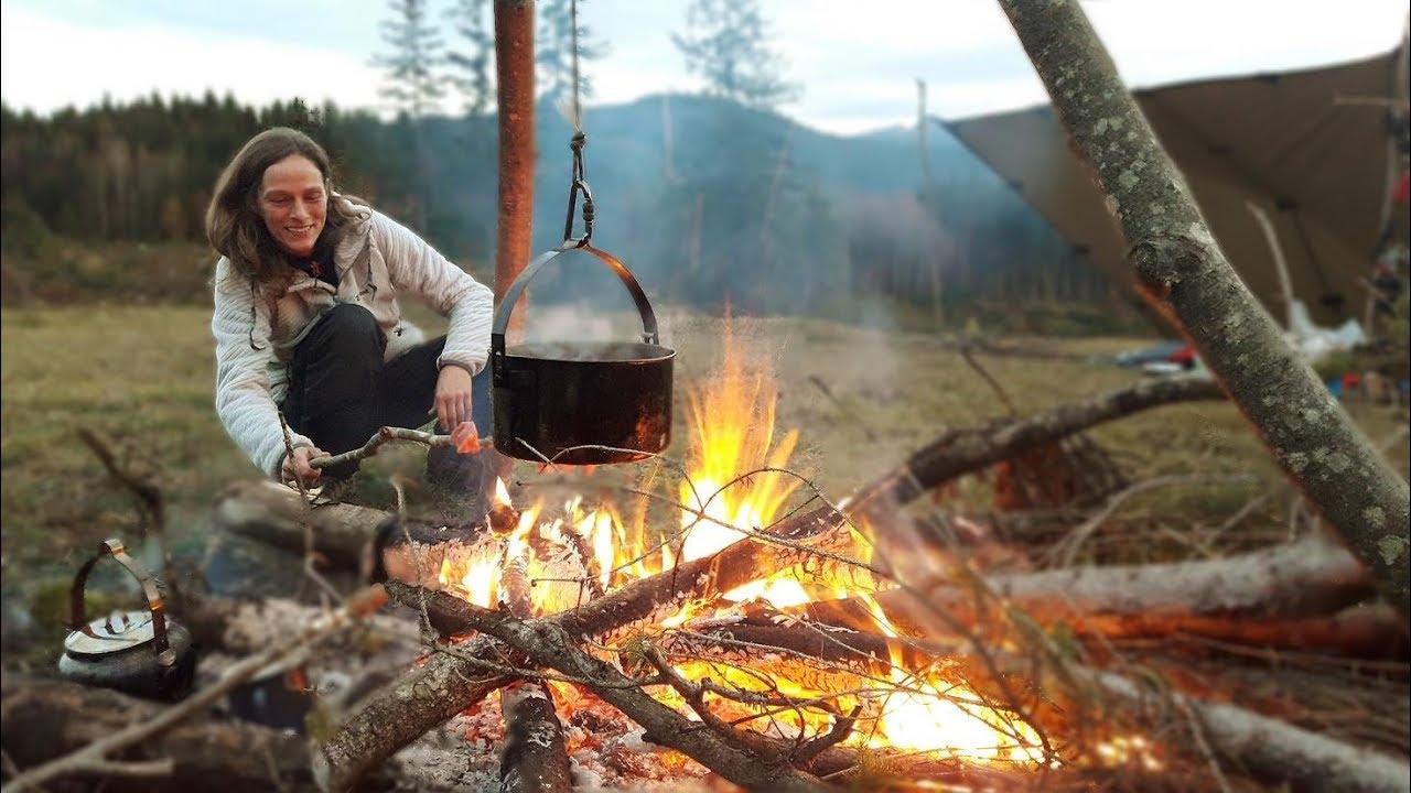 Bushcraft, Outdoor Kitchen, with Friends in Heaven - YouTube