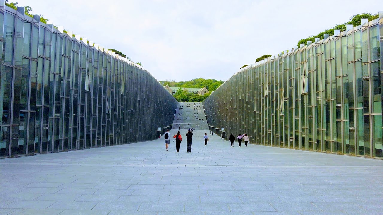 Seoul Walk - Ewha Womans University | Subway Station to Campus - YouTube